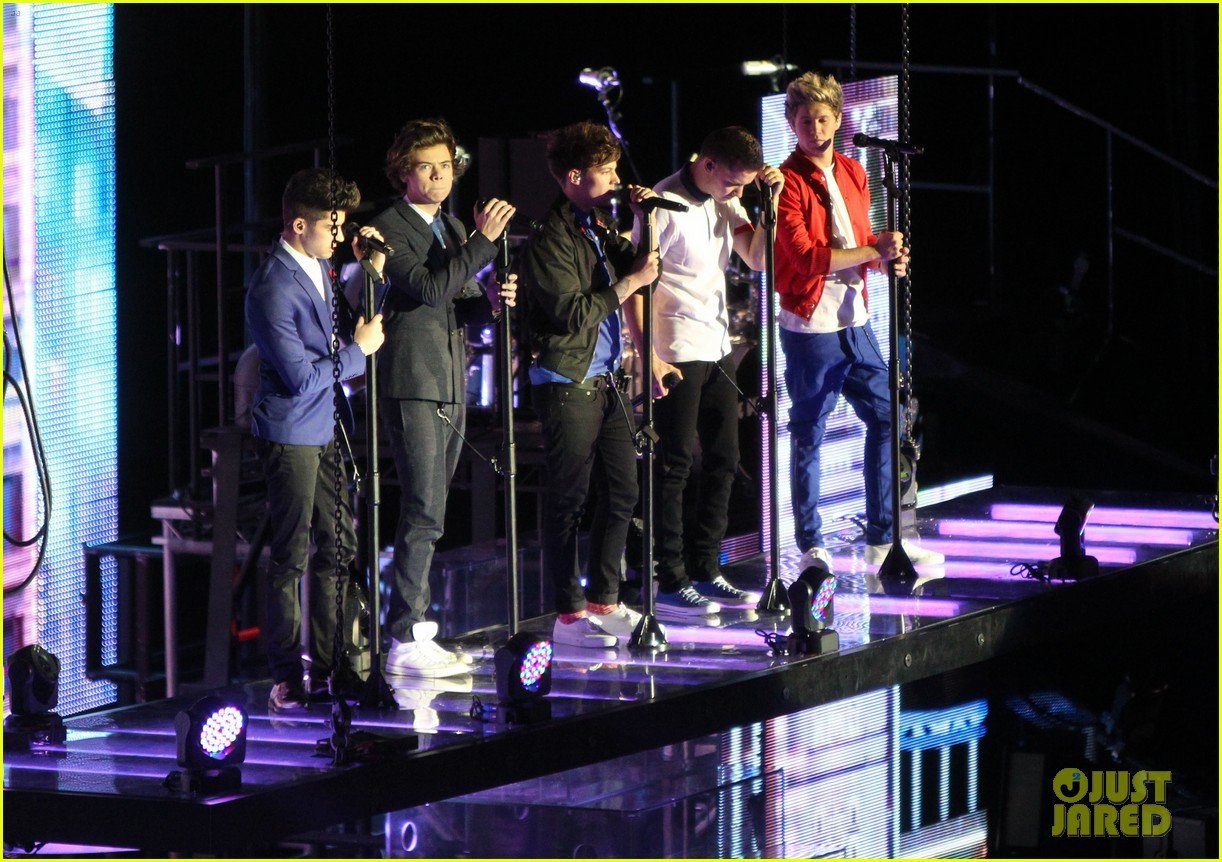 One Direction: O2 Arena Performance! | Photo 540328 - Photo Gallery ...