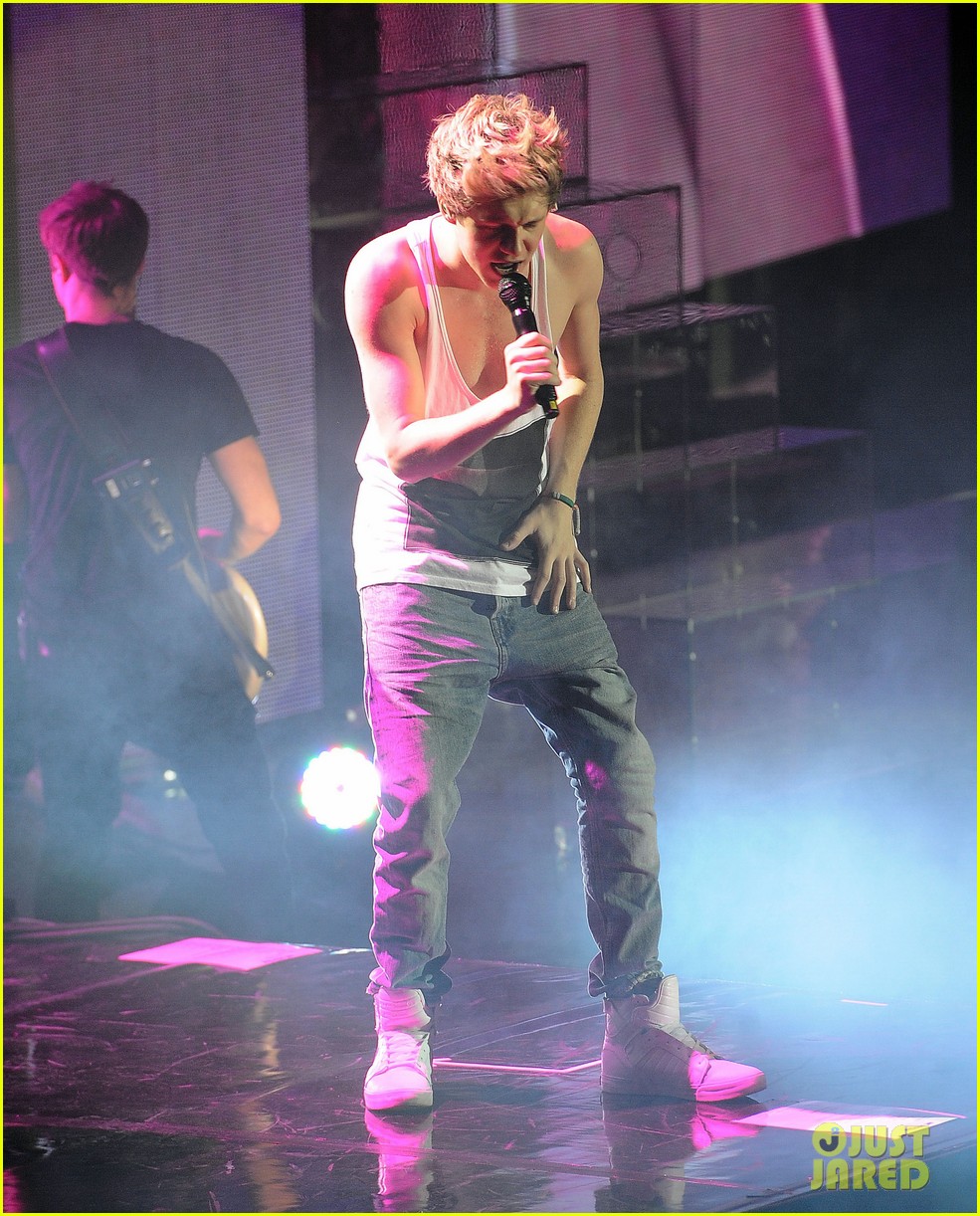 One Direction: O2 Arena Performance! | Photo 540337 - Photo Gallery ...