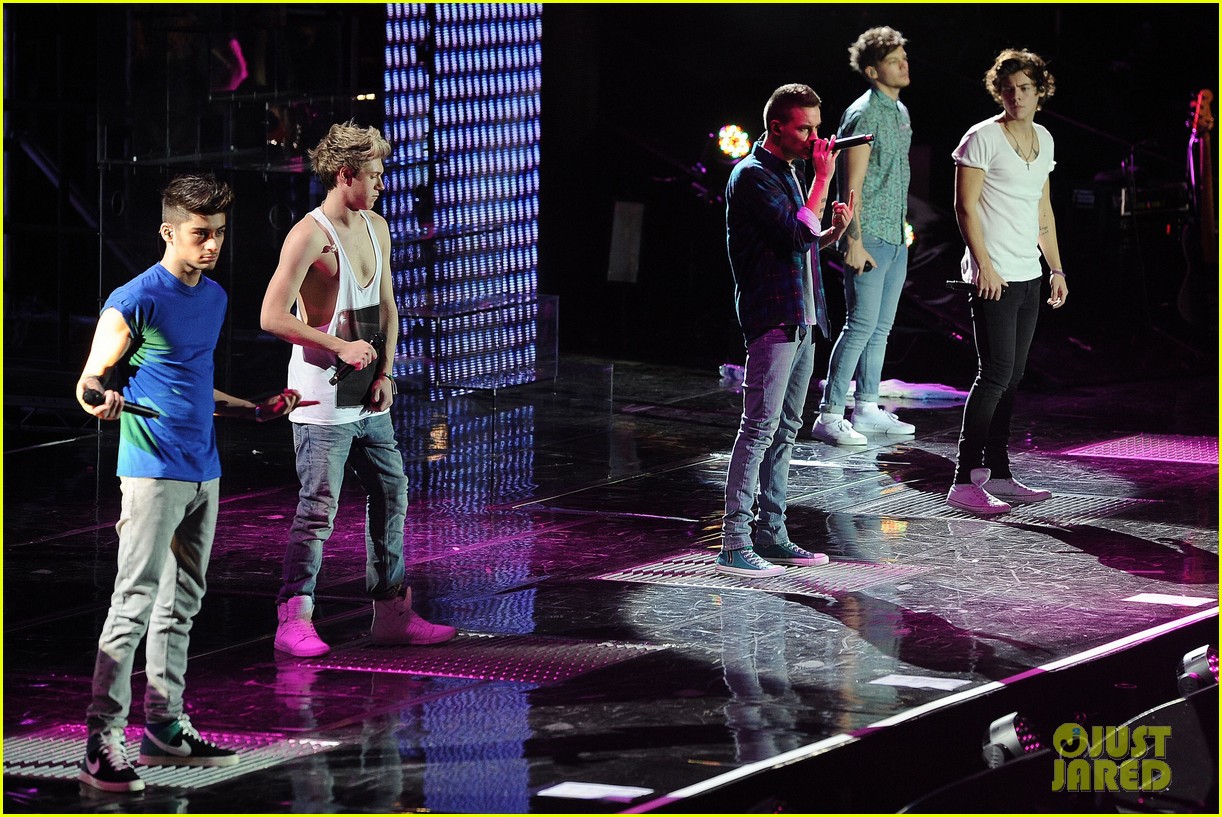One Direction: O2 Arena Performance! | Photo 540344 - Photo Gallery ...