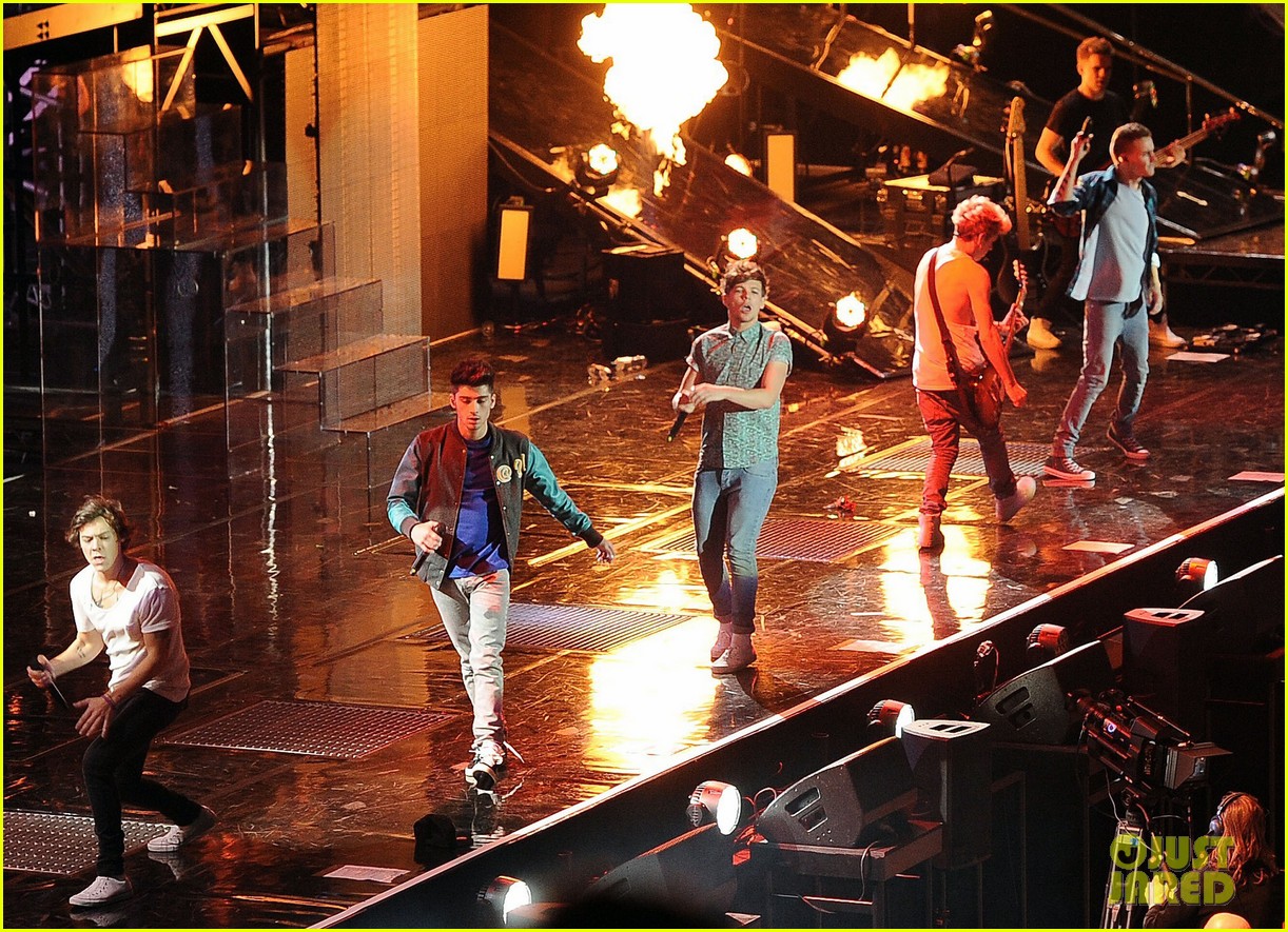 One Direction: O2 Arena Performance! | Photo 540347 - Photo Gallery ...