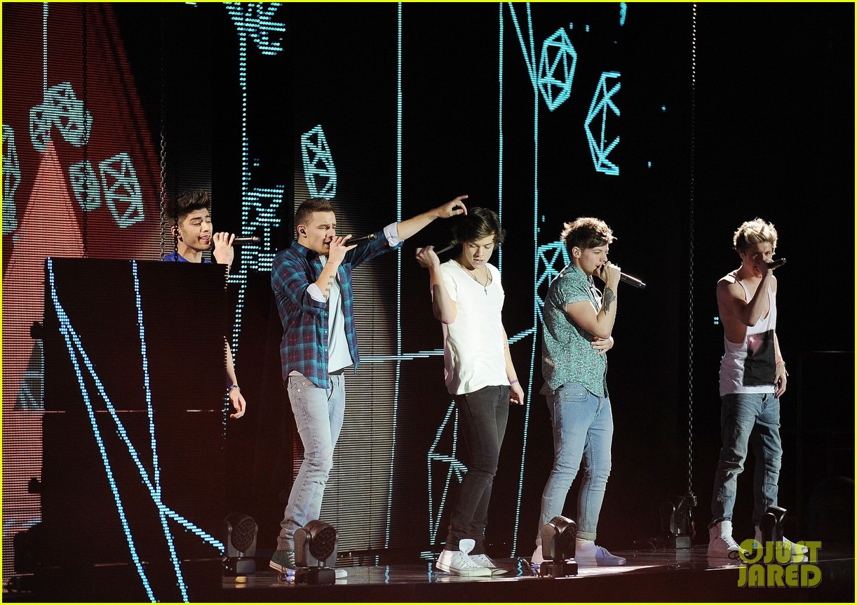 One Direction: O2 Arena Performance! | Photo 540353 - Photo Gallery ...