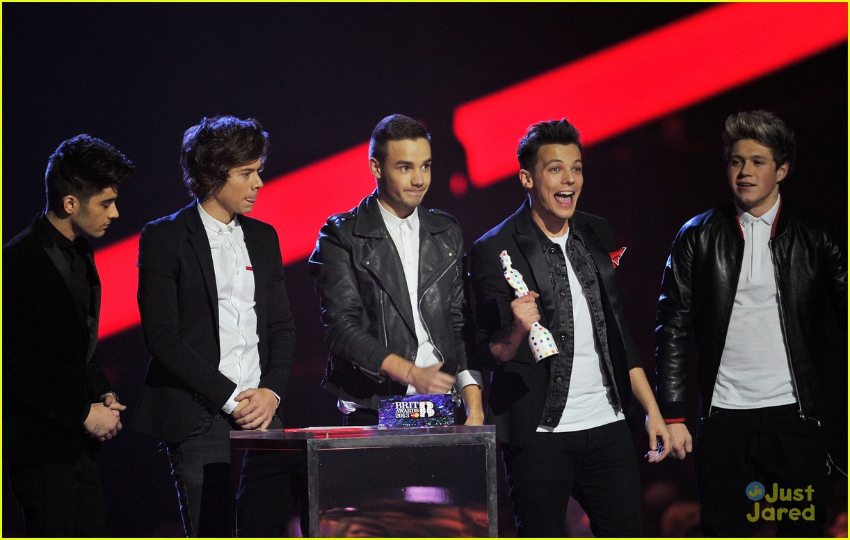 One Direction: BRIT Awards 2013 'One Way Or Another' Performance ...