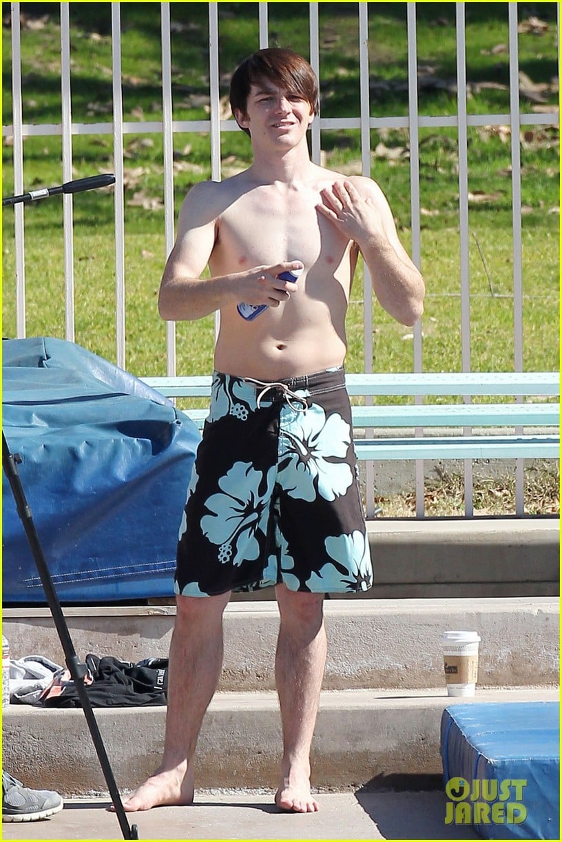 Drake Bell: Diving Practice for 'Splash USA'! | Photo 537634 - Photo ... Drake Bell: Diving Practice for 'Splash USA'! | Photo 537634 - Photo ...