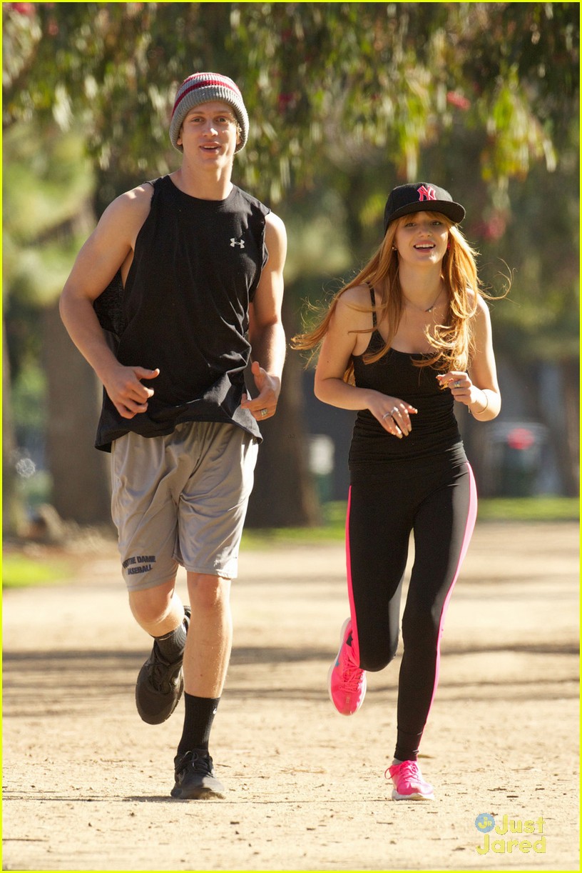 Bella Thorne & Tristan Klier: Park Workout | Photo 541458 - Photo ...