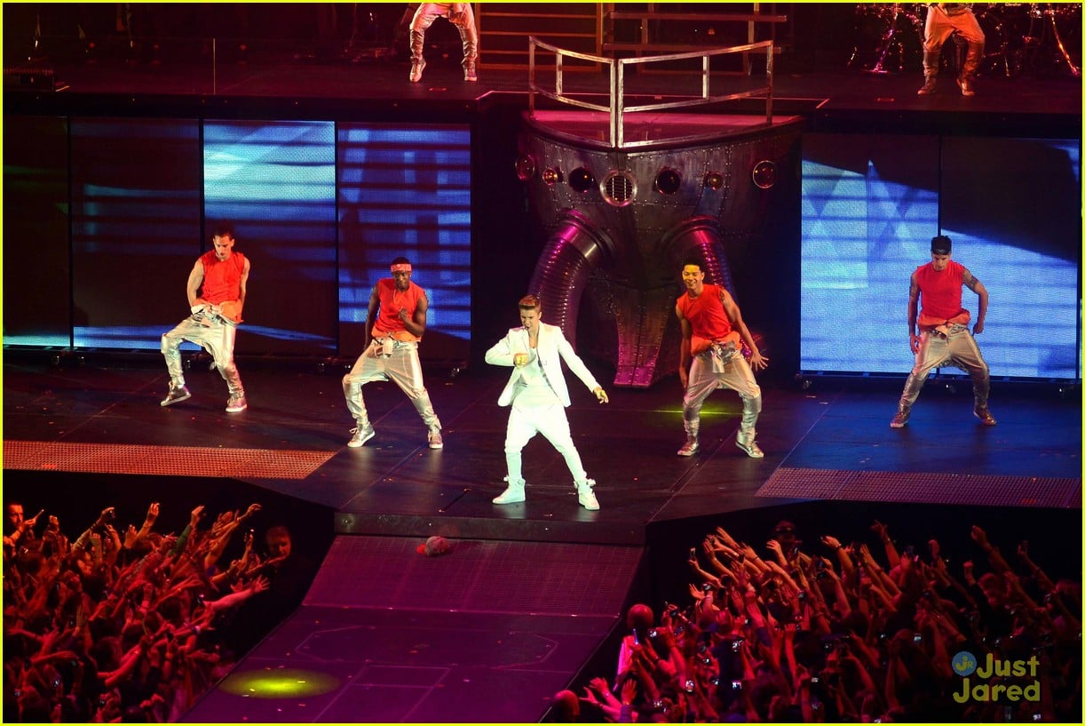 Justin Bieber: Dublin Concert Pics! | Photo 538236 - Photo Gallery ...