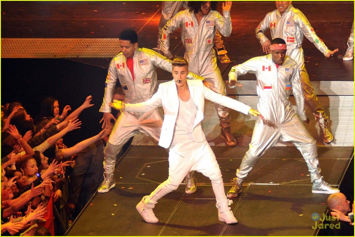 Justin Bieber: Dublin Concert Pics! | Photo 538247 - Photo Gallery ...