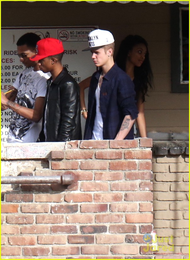 Justin Bieber: Horseback Ride with Friends | Photo 530031 - Photo ...