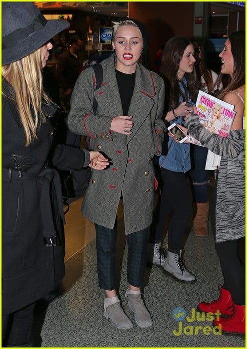 Miley Cyrus: Fashion Week Bound! | Photo 536191 - Photo Gallery | Just ...