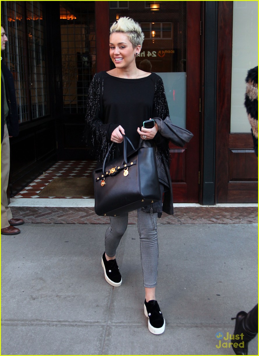Miley Cyrus: Amazing Music on the Way! | Photo 537157 - Photo Gallery ...