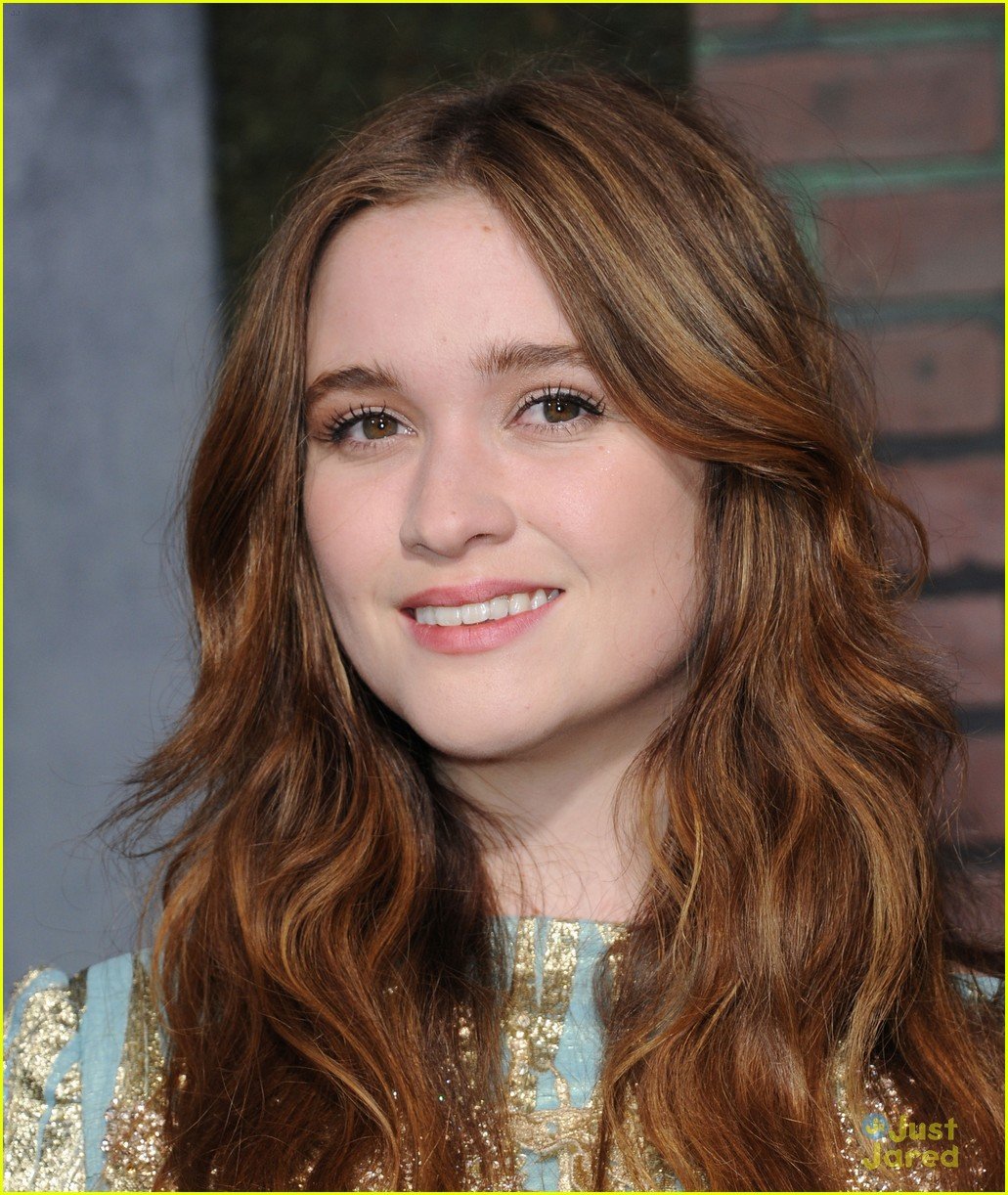 Alice Englert: 'Beautiful Creatures' Premiere! | Photo 532311 - Photo ...
