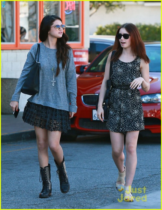 Selena Gomez Lunch With Lily Collins Photo 536010 Photo Gallery