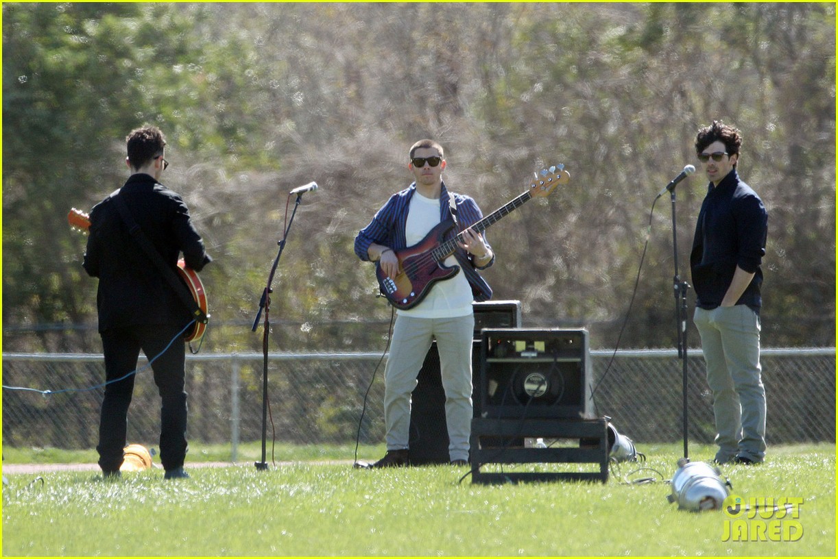 Full Sized Photo of jonas brothers shooting new music video 02 | Jonas ...