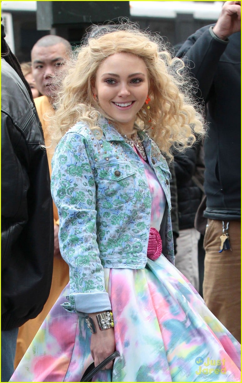AnnaSophia Robb: Jean Jacket on 'Carrie Diaries' Set | Photo 539069 ...