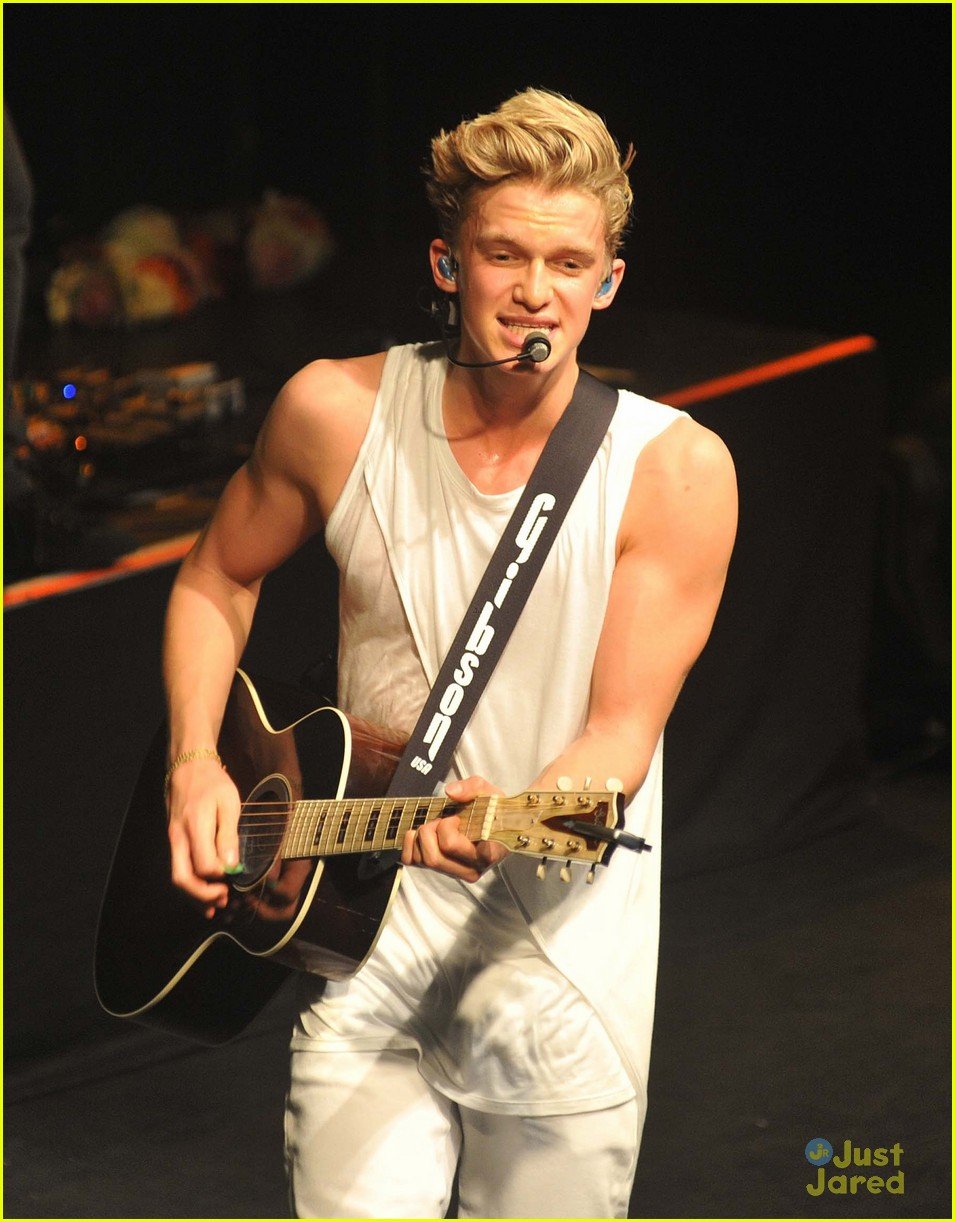 Cody Simpson: Dublin Concert Pics! | Photo 541497 - Photo Gallery ...