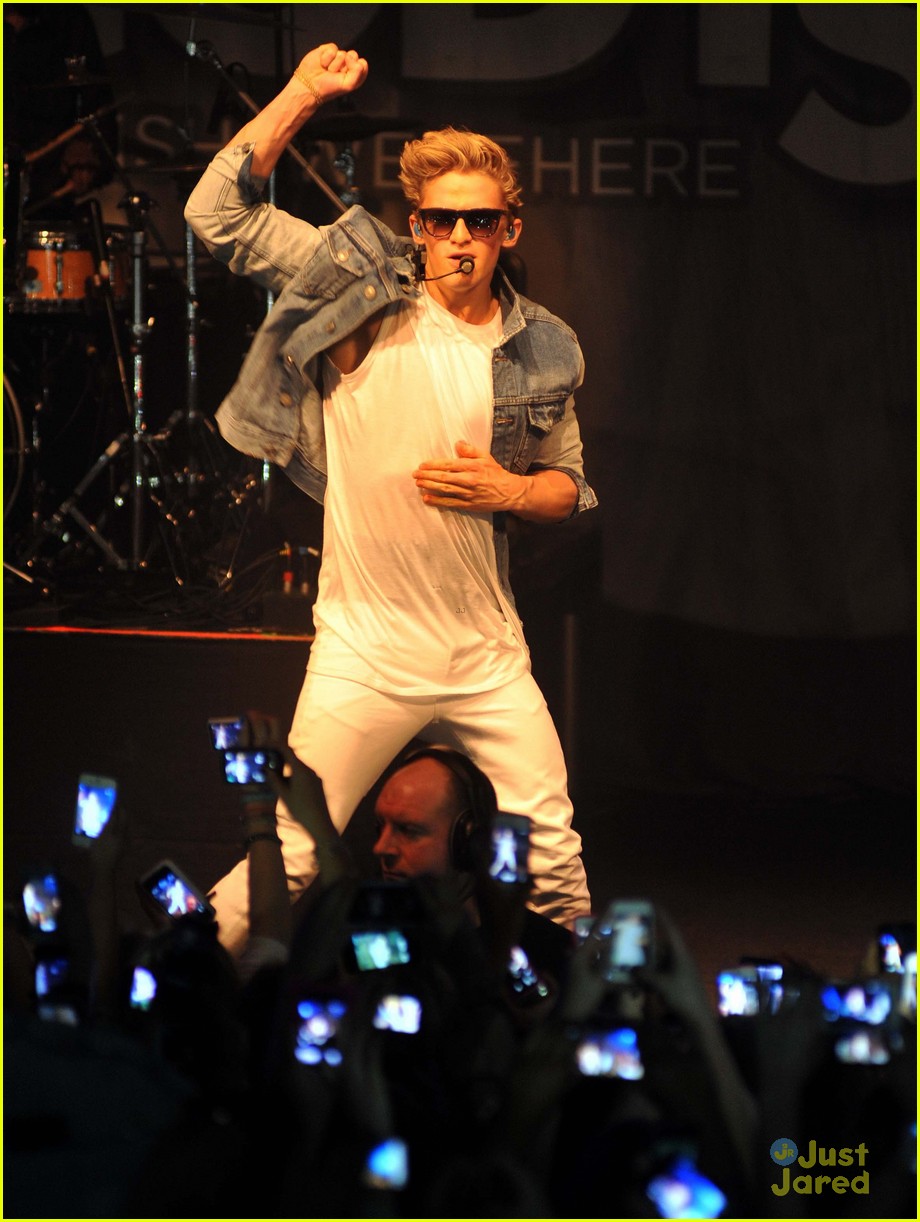 Cody Simpson: Dublin Concert Pics! | Photo 541507 - Photo Gallery ...