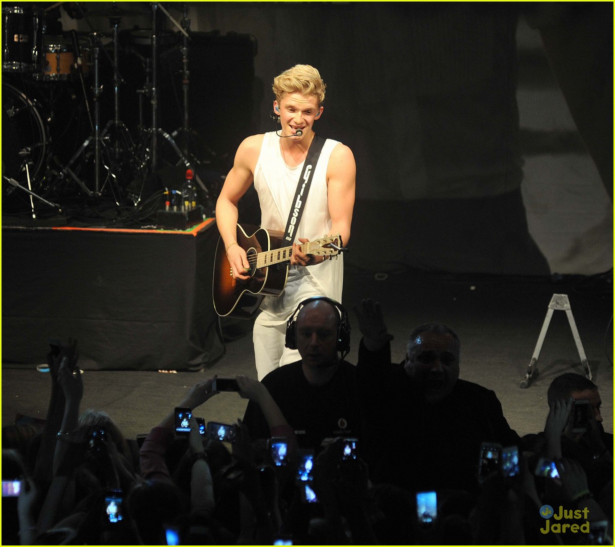 Cody Simpson: Dublin Concert Pics! | Photo 541509 - Photo Gallery ...