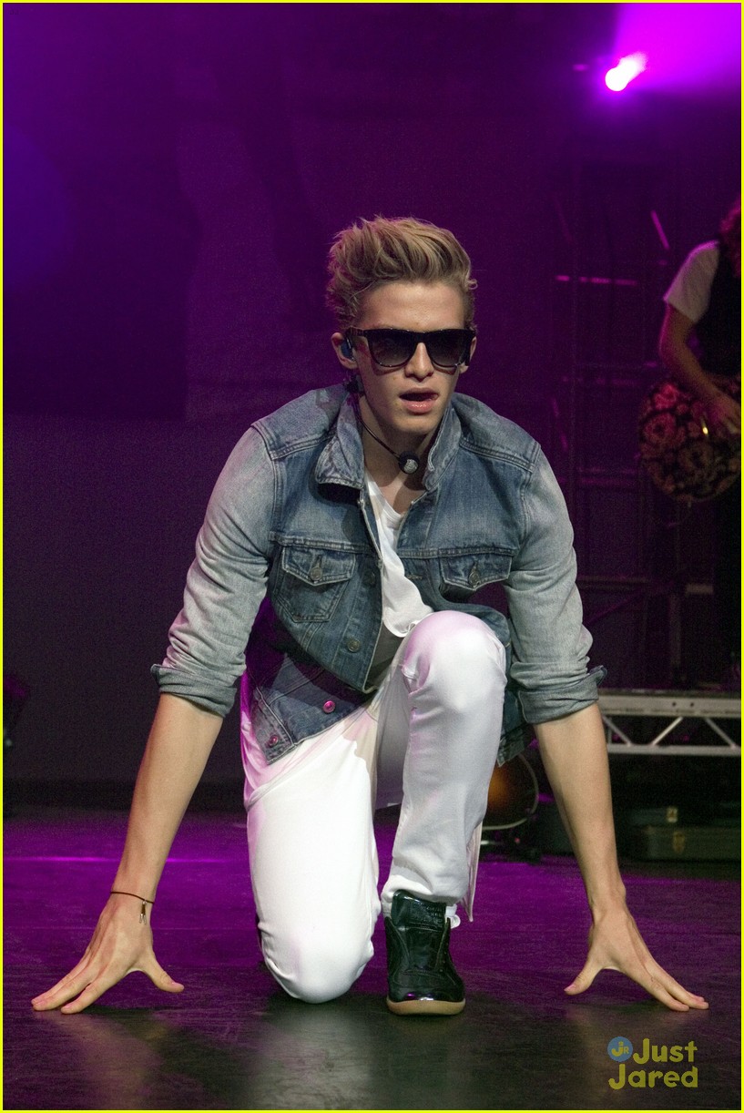 Cody Simpson: Glasgow Concert Pics! | Photo 538778 - Photo Gallery ...