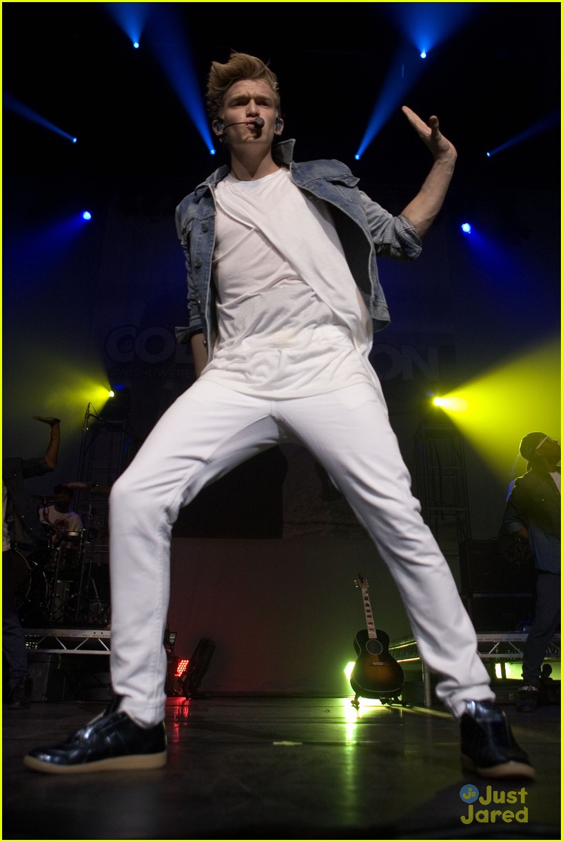 Cody Simpson: Glasgow Concert Pics! | Photo 538785 - Photo Gallery ...