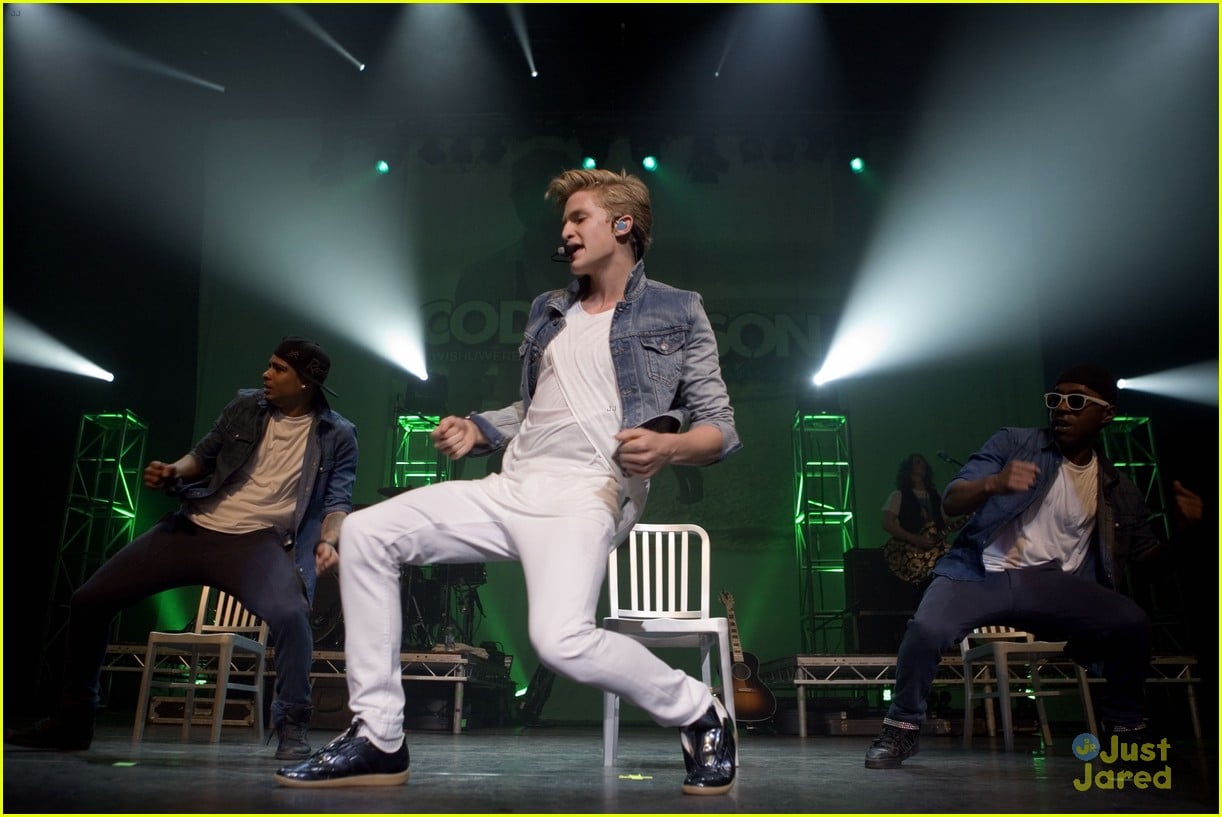 Cody Simpson: Glasgow Concert Pics! | Photo 538789 - Photo Gallery ...