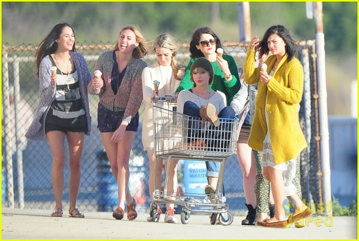 Full Sized Photo of taylor swift 22 music video shoot 10 | Taylor Swift ...