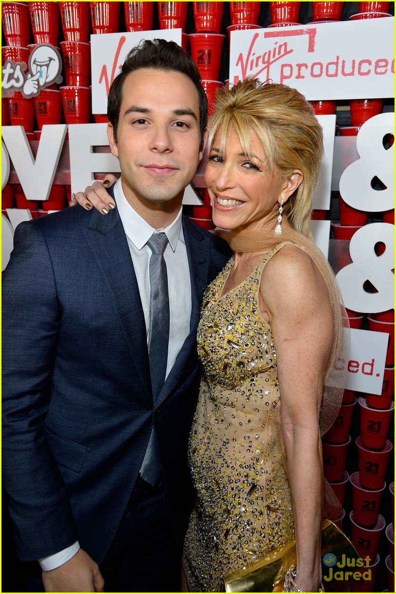 Miles Teller: '21 & Over' Premiere with Justin Chon! | Photo 539934 ...