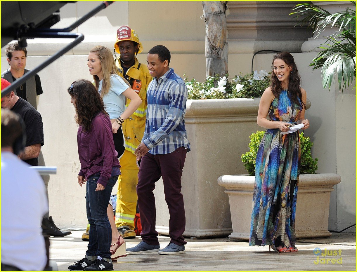 Full Sized Photo of annalynne mccord jessica lowndes 90210 fire set 10 ...