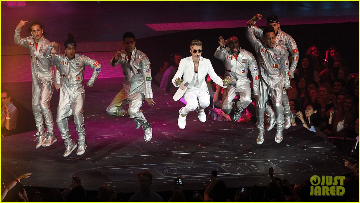 Justin Bieber: 'Believe' O2 Arena Performance Pictures! | Photo 543666 ...