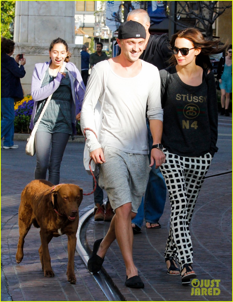 Tom Felton & Jade Olivia: Dog Walking Duo | Photo 547294 - Photo ...