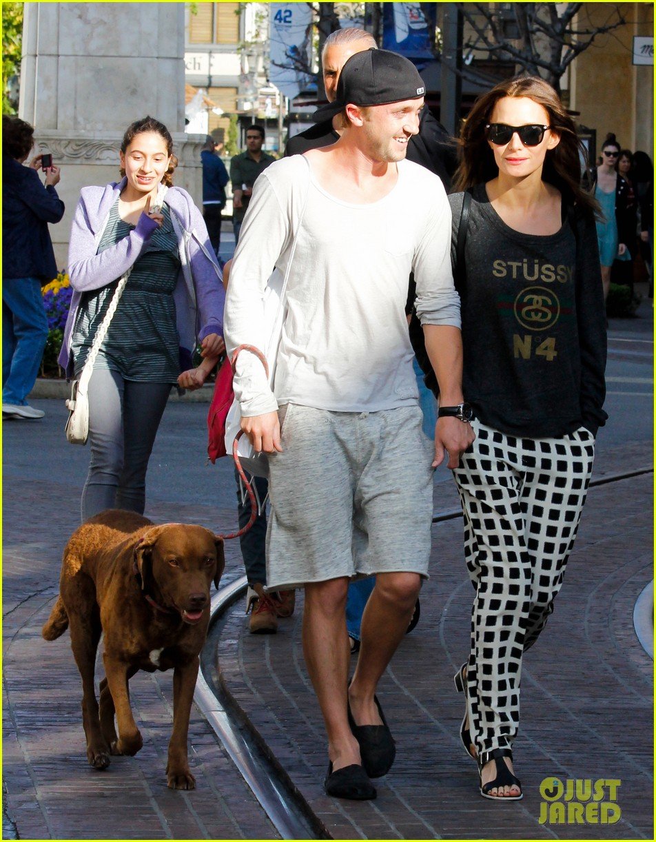 Tom Felton & Jade Olivia: Dog Walking Duo | Photo 547295 - Photo ...
