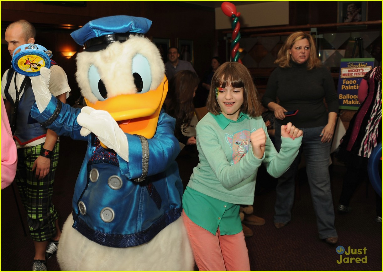 Full Sized Photo of joey kind disney live 05 | Joey King: Disney Live ...