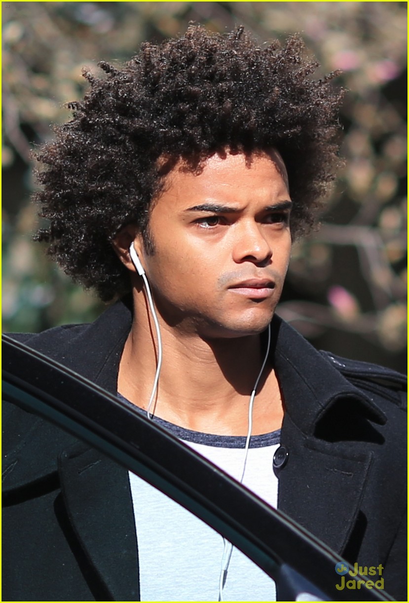 Johnny Simmons & Madeline Carroll: 'Blink' Set Siblings | Photo 548585 ...