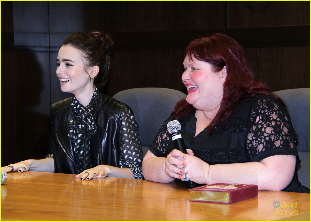 Lily Collins: Book Signing with Cassandra Clare! | Photo 547392 - Photo ...