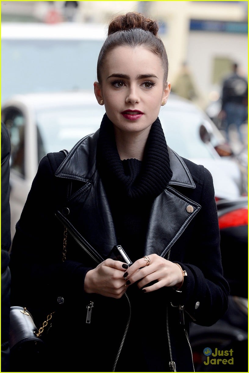 Lily Collins: LV Fashion Show in Paris | Photo 543176 - Photo Gallery ...