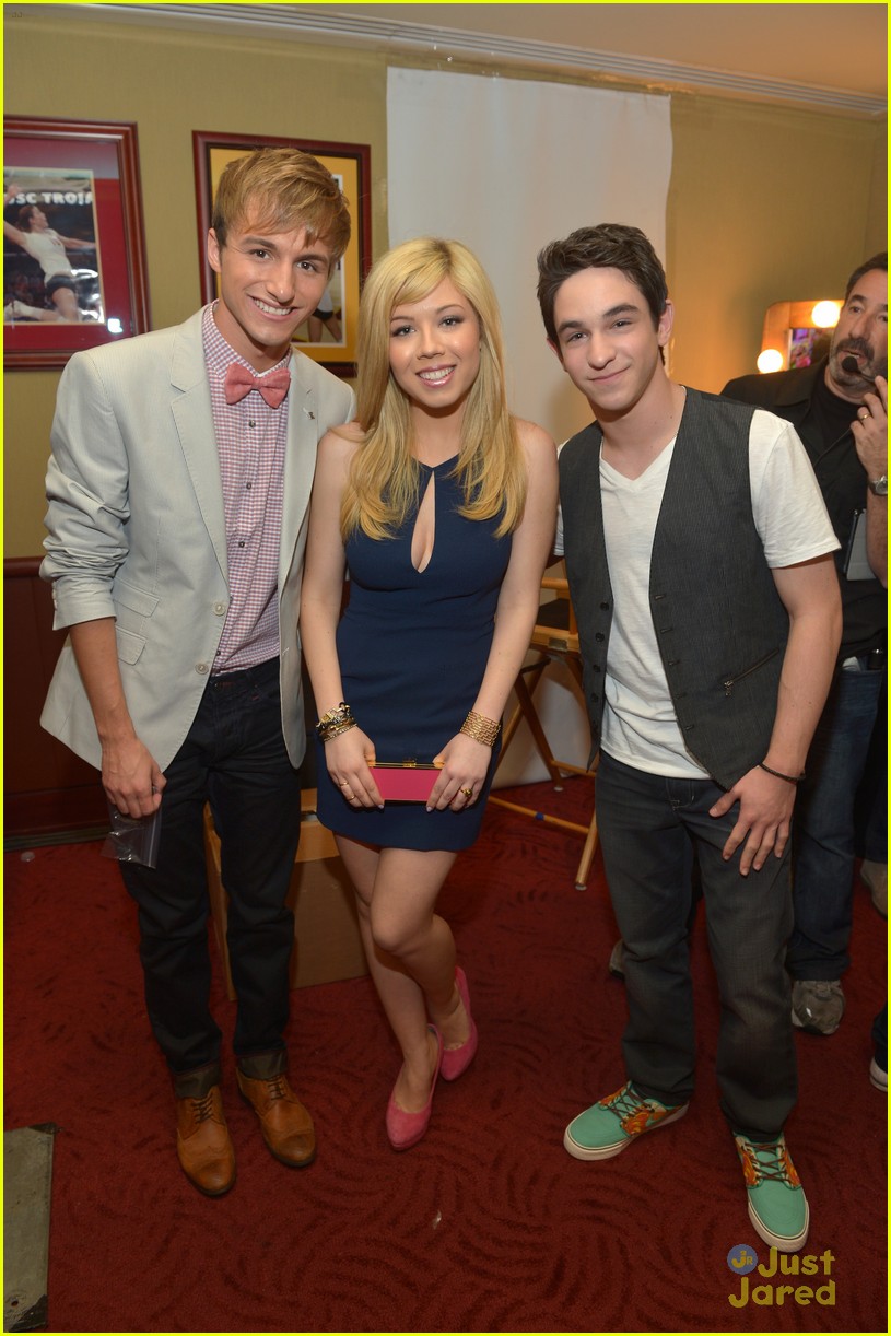 Nathan Kress & Gregg Sulkin - Kids' Choice Awards 2013 Red Carpet ...