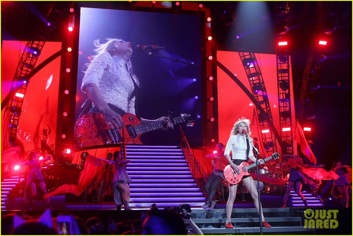 Taylor Swift: Train's 'Drive-By' Live in Concert - Watch Now! | Photo ...