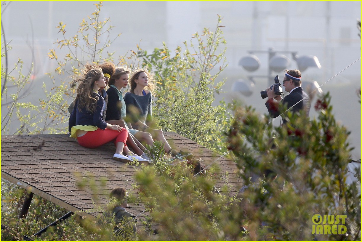 Taylor Swift: Rooftop Photoshoot Fun! | Photo 546050 - Photo Gallery ...