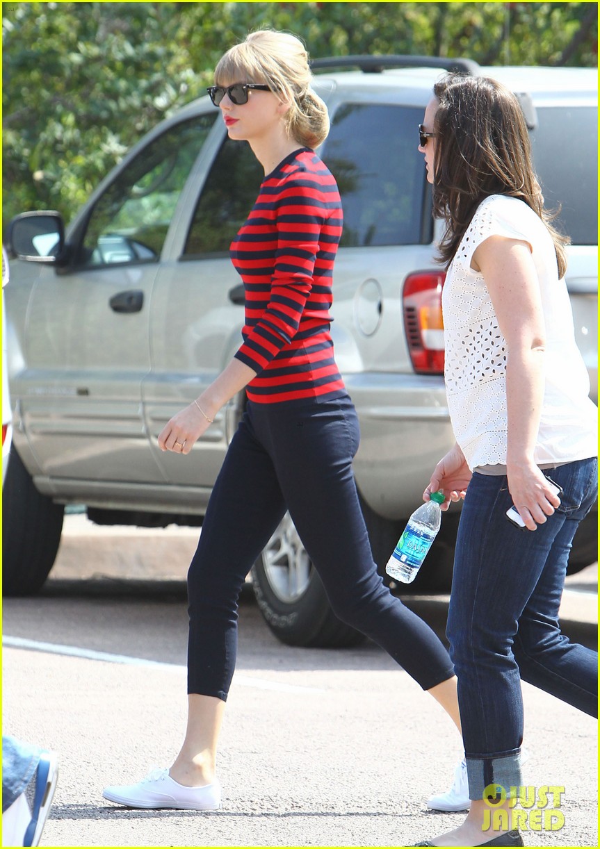 Taylor Swift: Trampoline Fun! | Photo 545870 - Photo Gallery | Just ...