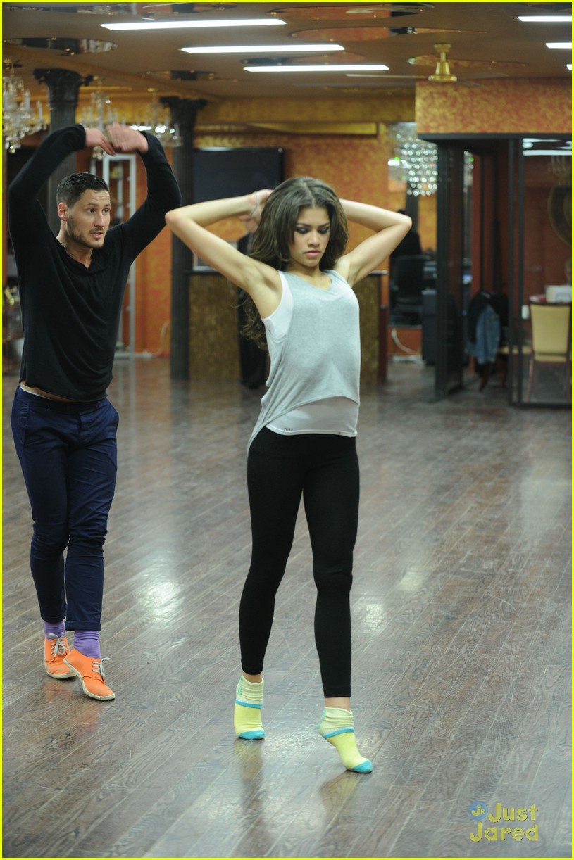 Zendaya & Val Chmerkovskiy: 'Dancing' Practice in NYC! | Photo 545668 ...