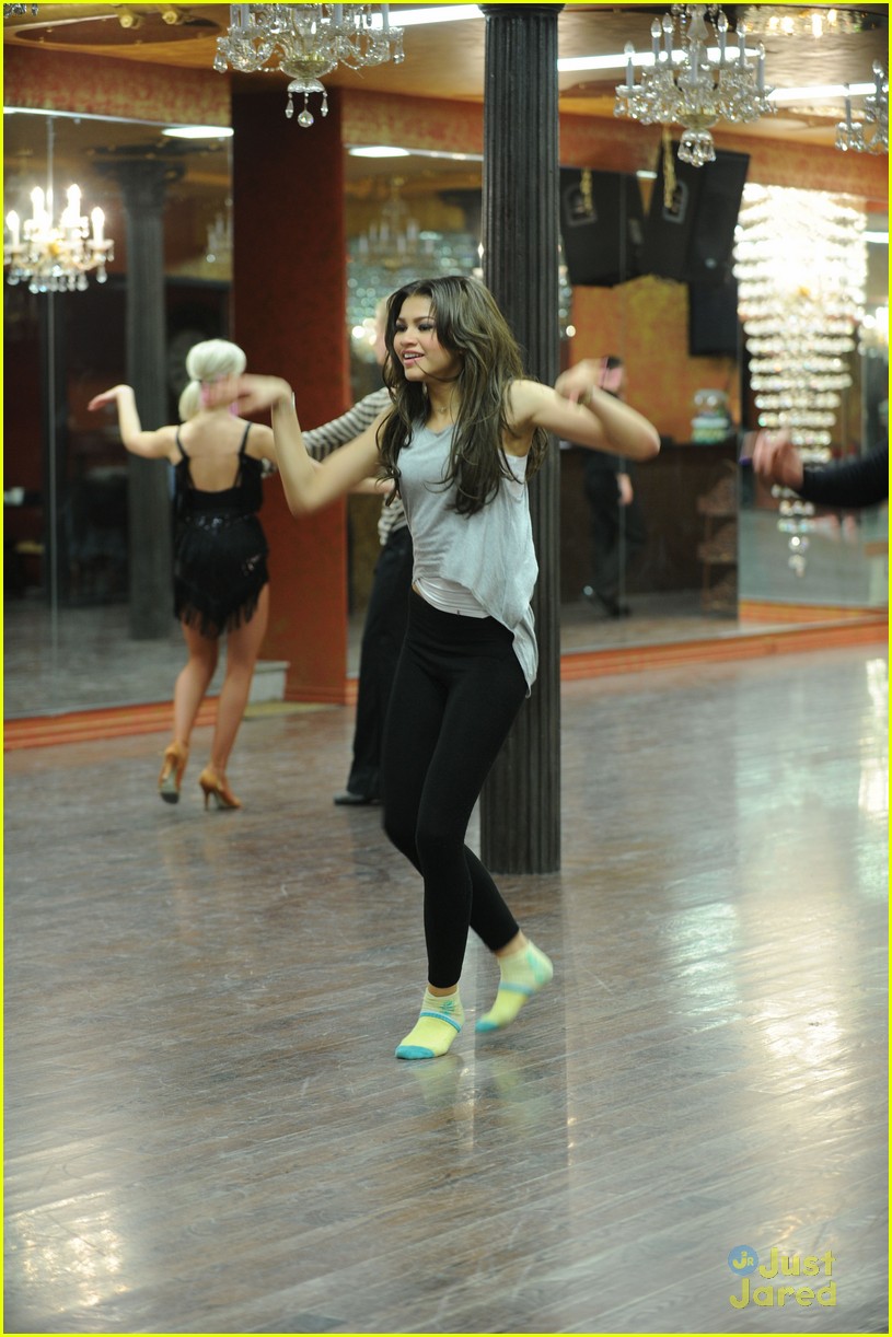 Zendaya & Val Chmerkovskiy: 'Dancing' Practice in NYC! | Photo 545676 ...