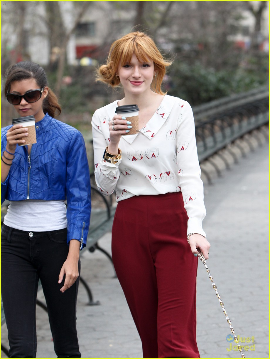 Bella Thorne: Central Park Walk with Kingston | Photo 549471 - Photo ...