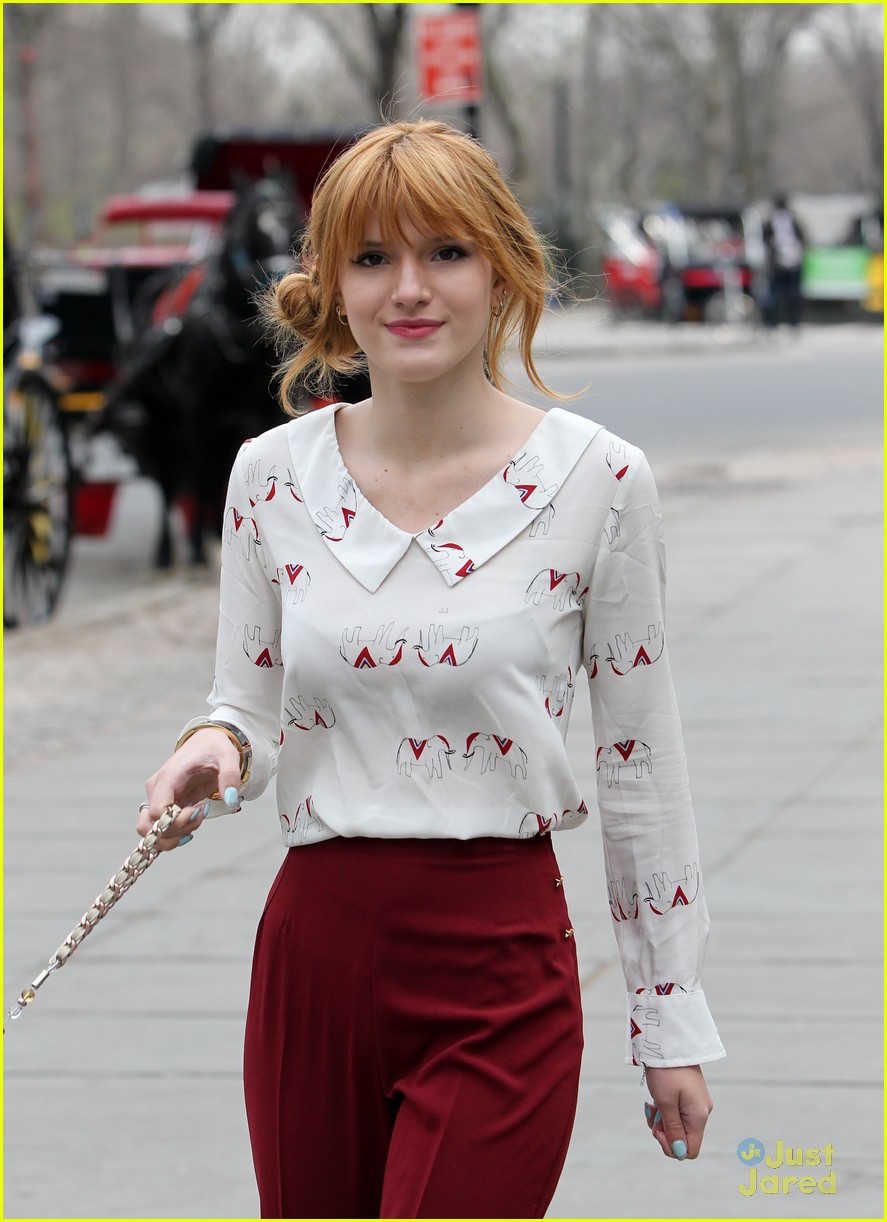 Bella Thorne: Central Park Walk with Kingston | Photo 549477 - Photo ...