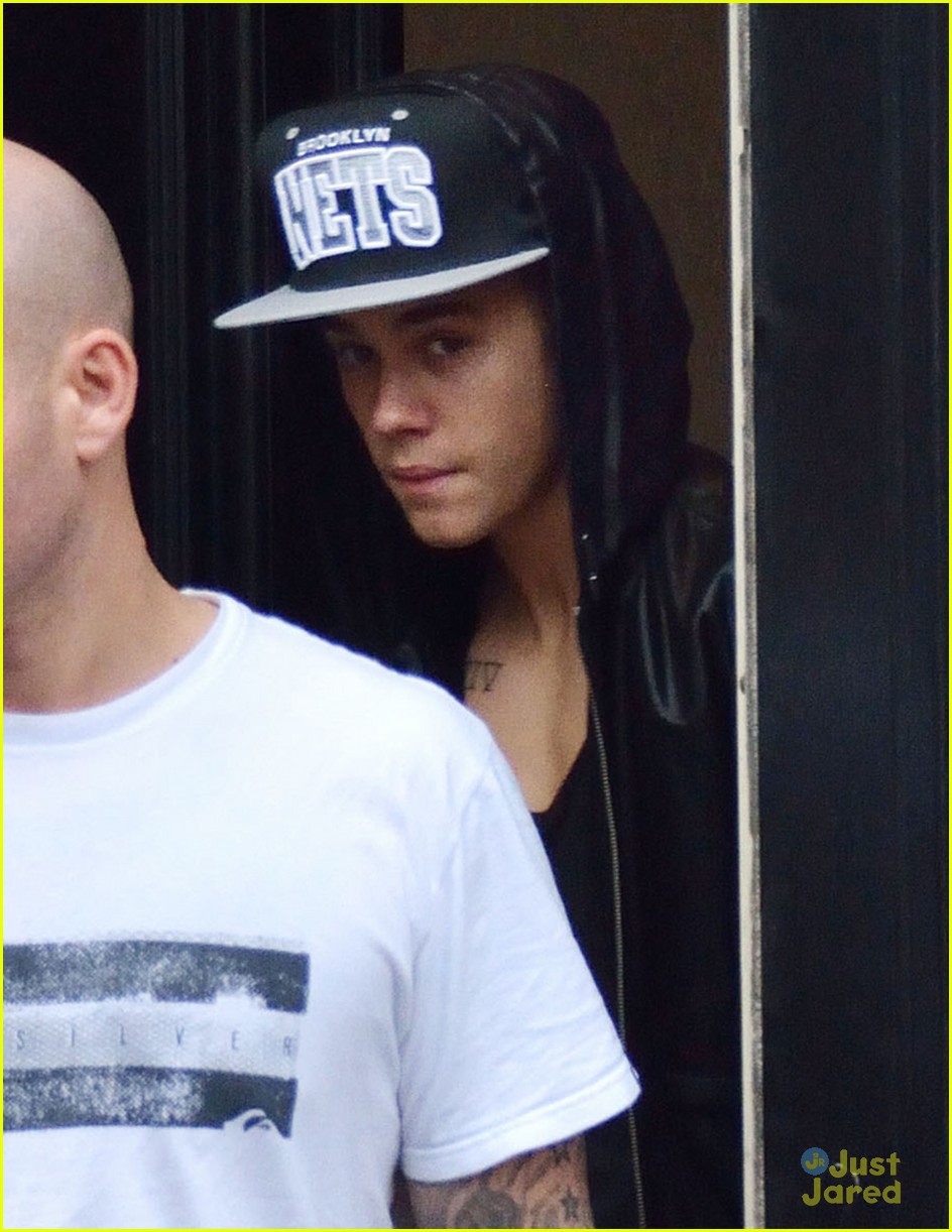 Justin Bieber: Sick Before Belgium Show | Photo 551776 - Photo Gallery ...