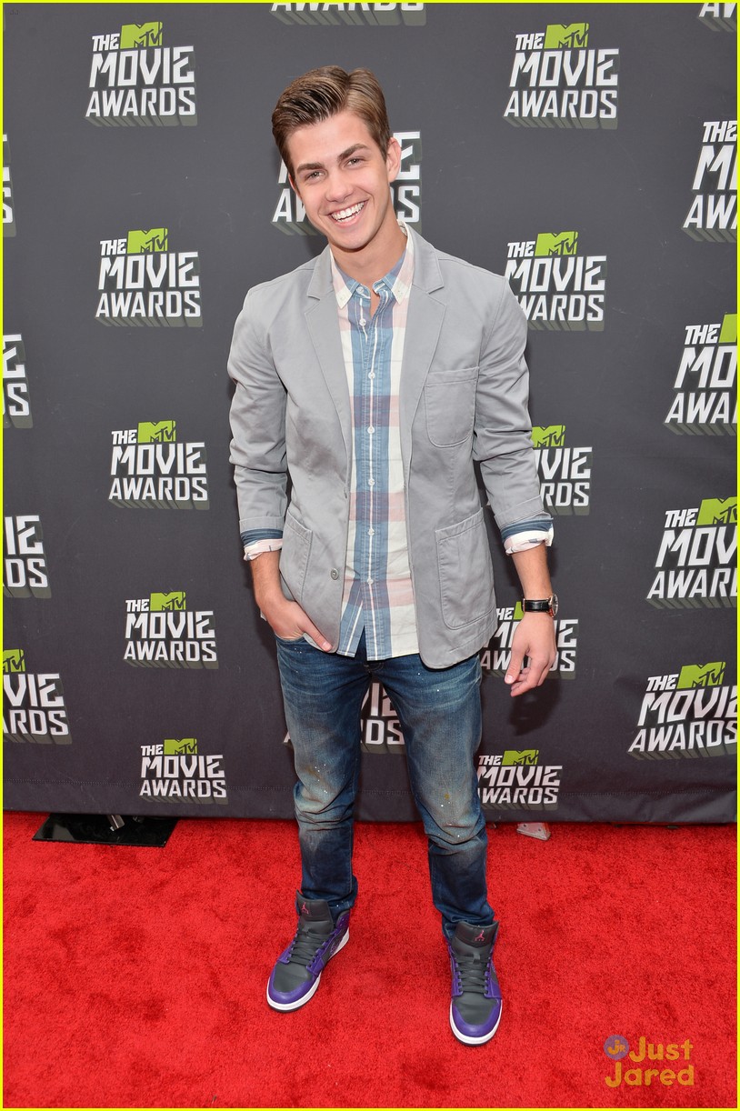 Cameron Palatas & Caitlin Gerard -- MTV Movie Awards 2013 | Photo ...