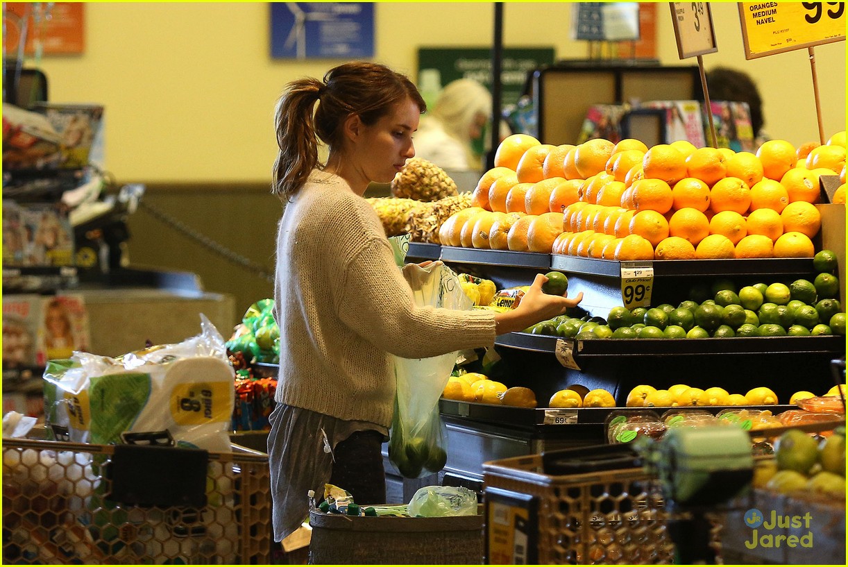 Emma Roberts: Sunday Grocery Shopper | Photo 550882 - Photo Gallery ...