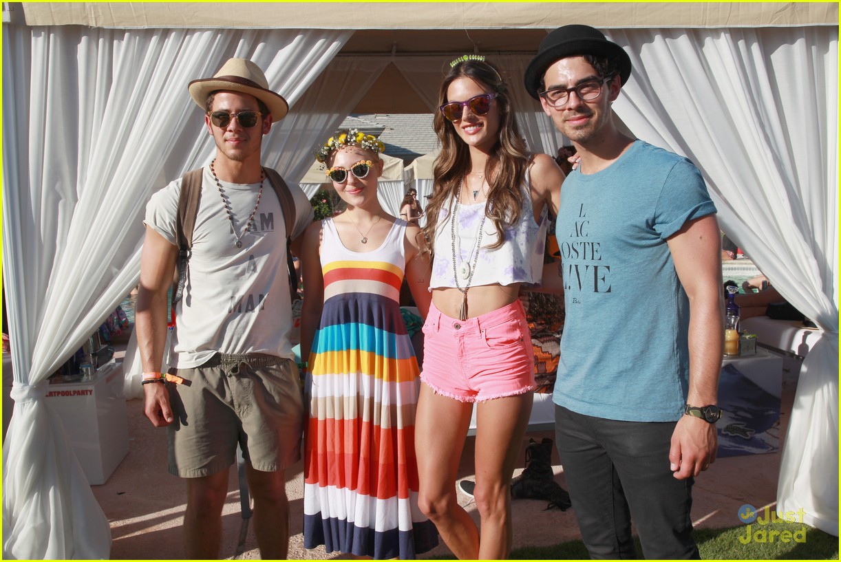 Joe & Nick Jonas: Lacoste Desert Pool Party | Photo 552259 - Photo ...