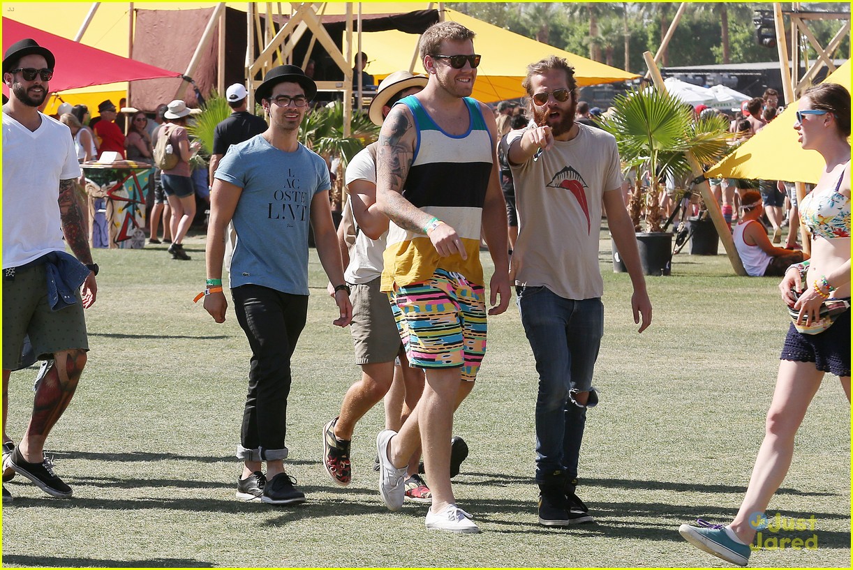 Joe & Nick Jonas: Lacoste Desert Pool Party | Photo 552265 - Photo ...