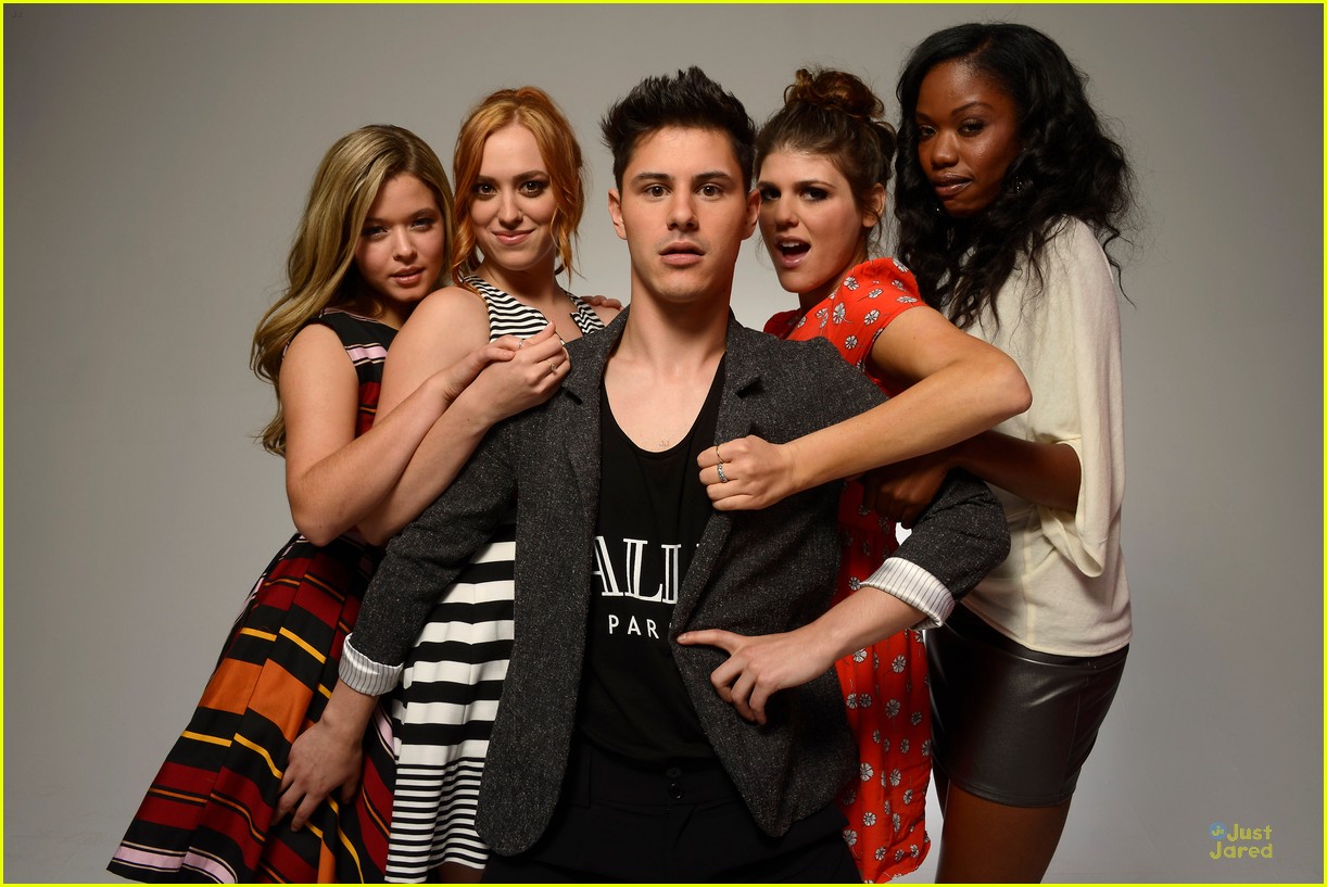 Michael J. Willett & Paul Iacono: 'G.B.F.' Tribeca Premiere | Photo ...