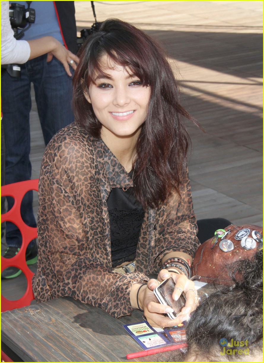 Renee Olstead & Christian Serratos: peta2's Star-Studded Blankets For ...