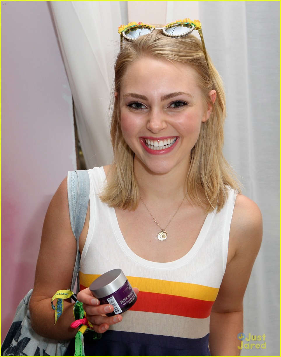 AnnaSophia Robb: Lacoste L!ve Desert Pool Party | Photo 552358 - Photo ...