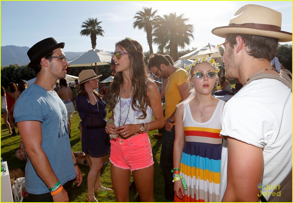 AnnaSophia Robb: Lacoste L!ve Desert Pool Party | Photo 552379 - Photo ...